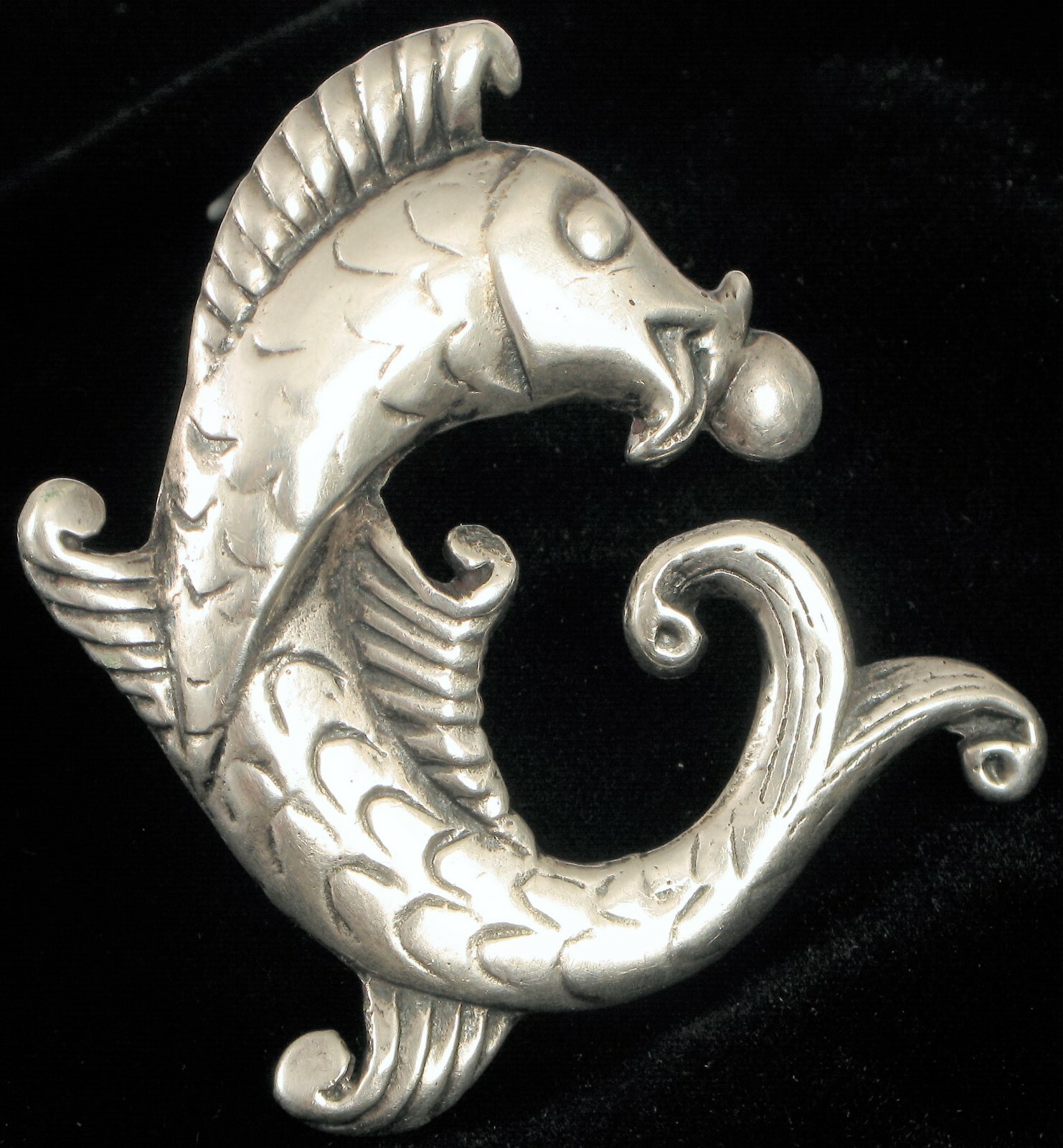 ANTIQUE POSSIBLY CHINESE STERLING SILVER LARGE KOI FI… - Gem