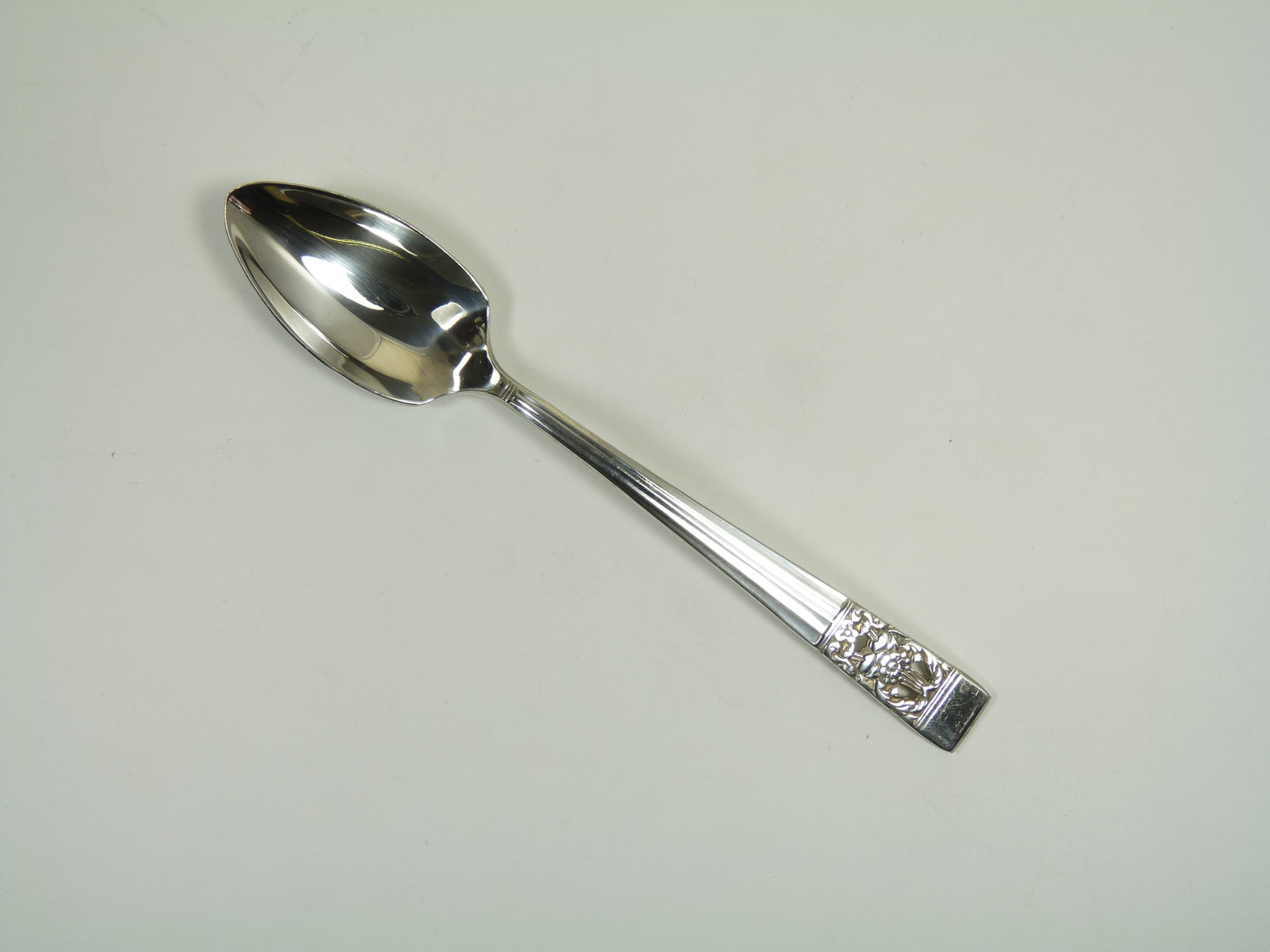ONEIDA Community - HAMPTON COURT Pattern - Grapefruit Spoon / Spoons ...
