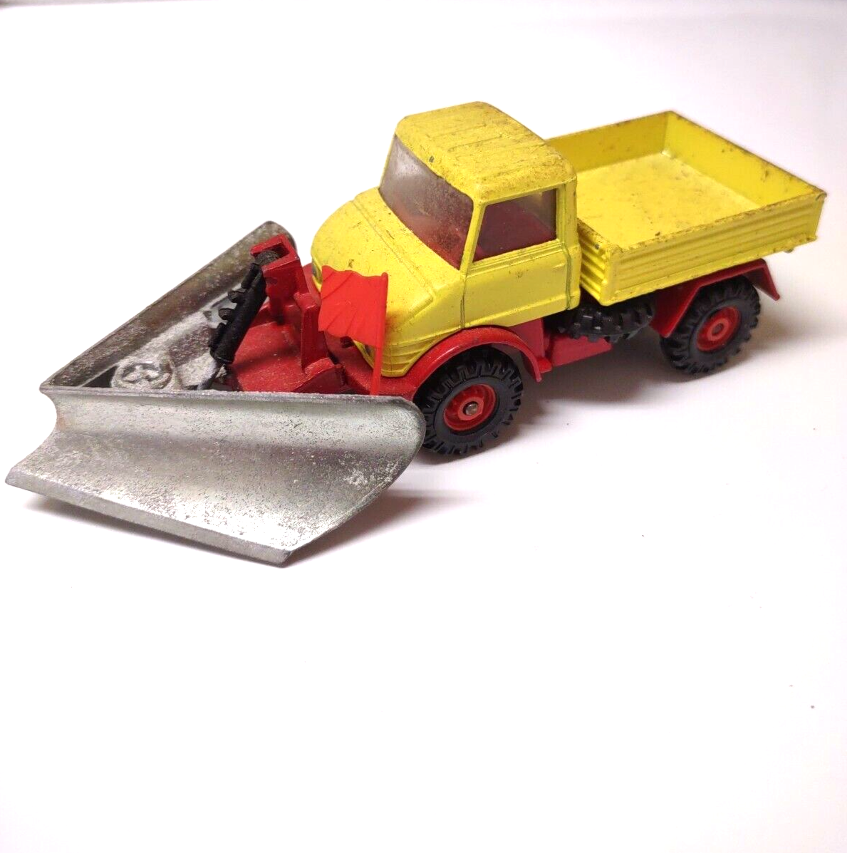 Unimog Plow Truck Corgi Features