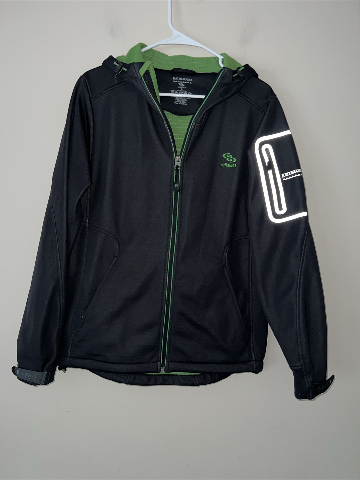 Kathmandu Active Series Softshell Black Green Hooded Windbreaker Jacket ...
