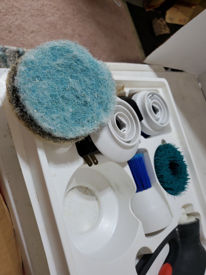 Craftsman Black and Decker Scumbuster Cordless Scrubber Kit Cleaning ...