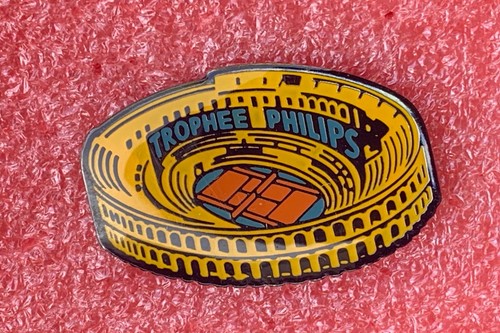 T17 Pins TENNIS le TROPHEE PHILIPS dans les ARENE DE NIMES Vintage ...