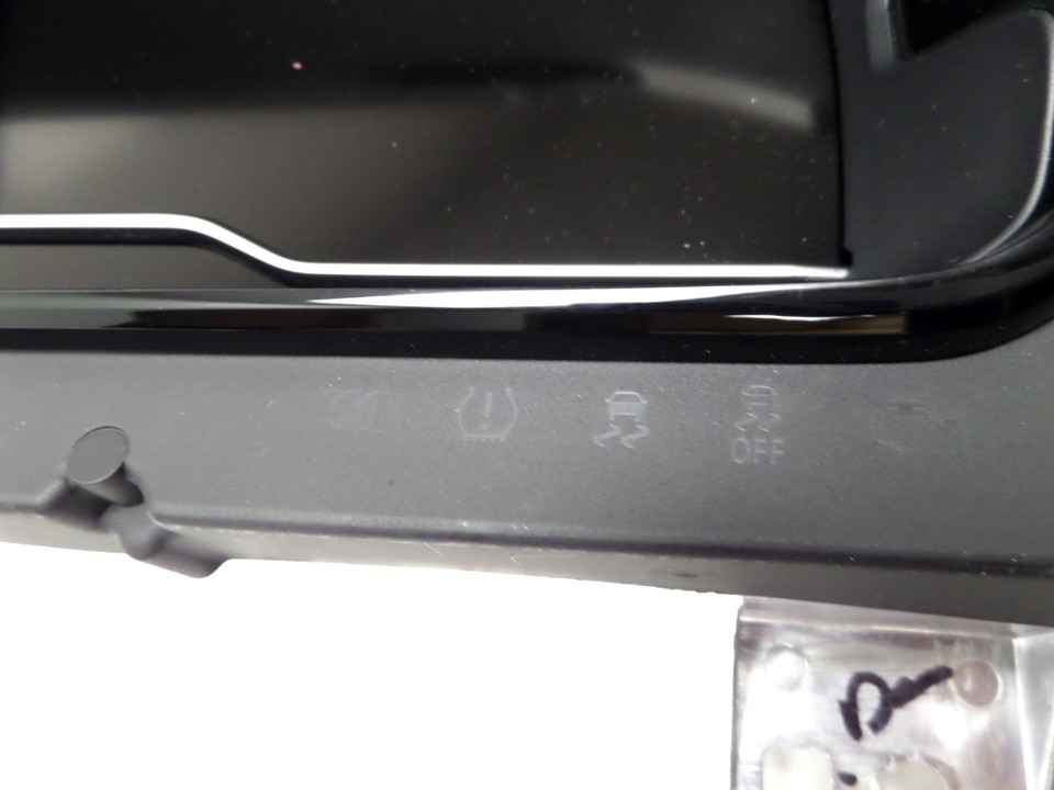Driver Info Enhanced Instrument Cluster, Head Up Display UV6 2022-2024 ...