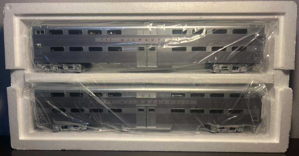 MTH Premier 20-64259 Milwaukee Road 4-Car 70' Bi-Level Passenger Set ...