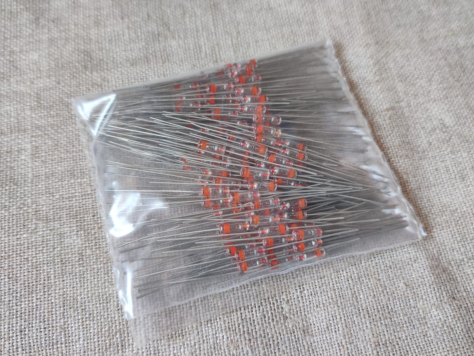 200 pcs D9V (Д9В), Germanium Ge Diode 30V 10 mA Fuzz Pedals, Crystal ...