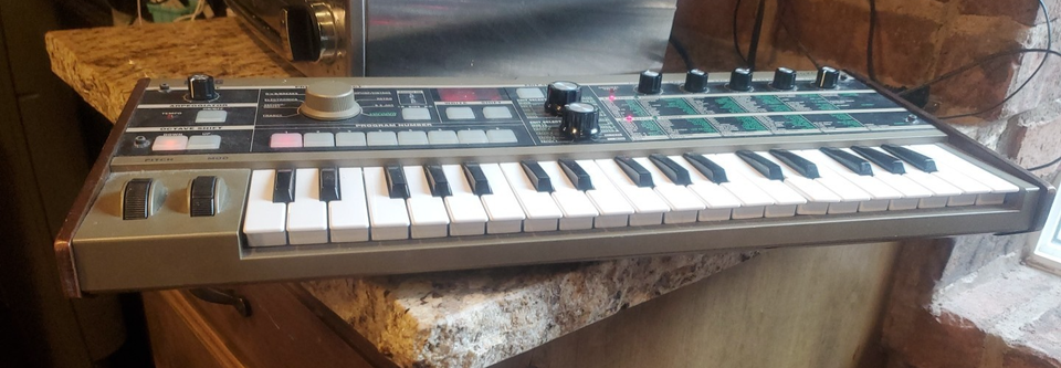 Korg microKORG 37-Key Synthesizer Keyboard Vocoder Arpeggiator ...