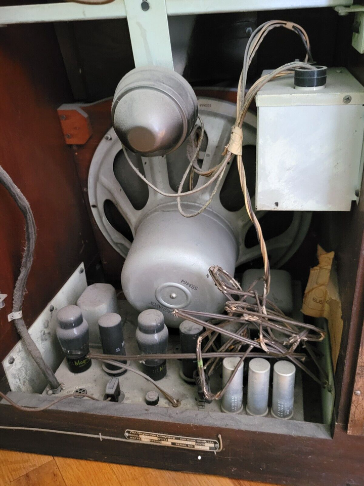 ORIGINAL vintage 1946-49 Magnavox WINDSOR Wood Floor Radio/Phonograph ...