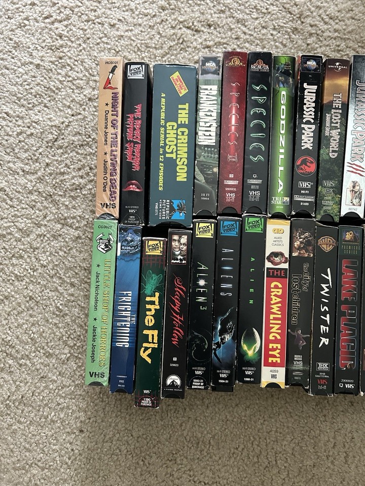 Lot of 37VHS Horror/Thriller moves Jaws 3, Scary Movie, Aliens, Species ...