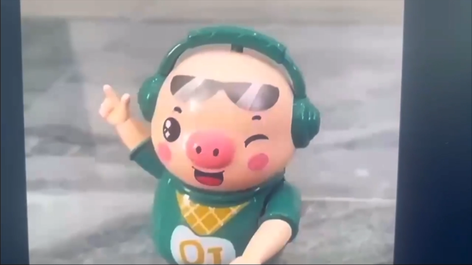 🎶Upgraded DJ Pig Music Robot Toy – Flashing Lights Dancing & Sound ...