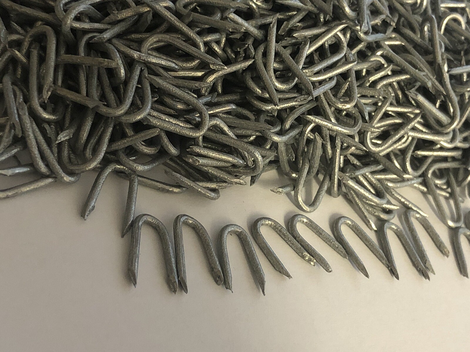 U Nails Netting Staples GALVANISED Fencing Post Chicken Wire Mesh 30pcs ...