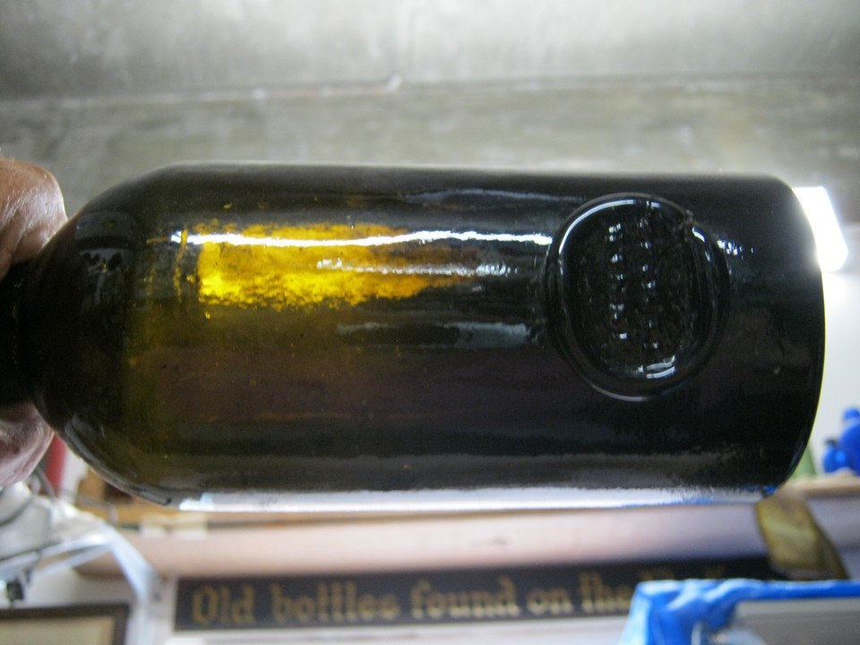 *FLA. KEYS SHIPWRECK* 1820'S~SAND PONTIL BLACK GL~ENGLISH INNER TEMPLE ...