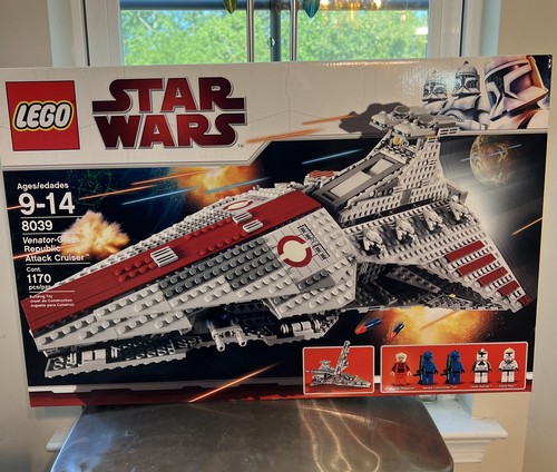 LEGO STAR WARS 8039 VENATOR-CLASS REPUBLIC ATTACK CRUISER STAR ...