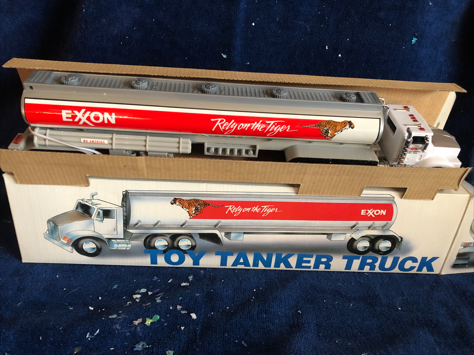 Exxon Toy Tanker Truck 14" 1993 Collectors Series Tiger Lights & Sound ...
