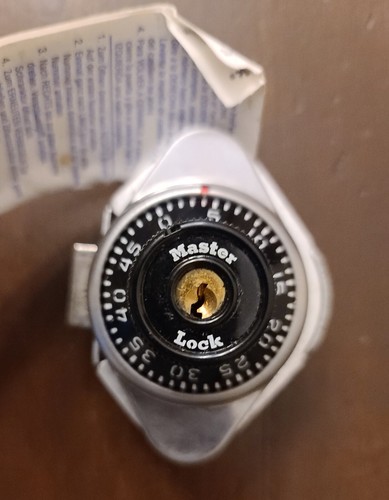 Master Lock Combination Locker Built-in Model 1630 NO KEY INCLUDED ...