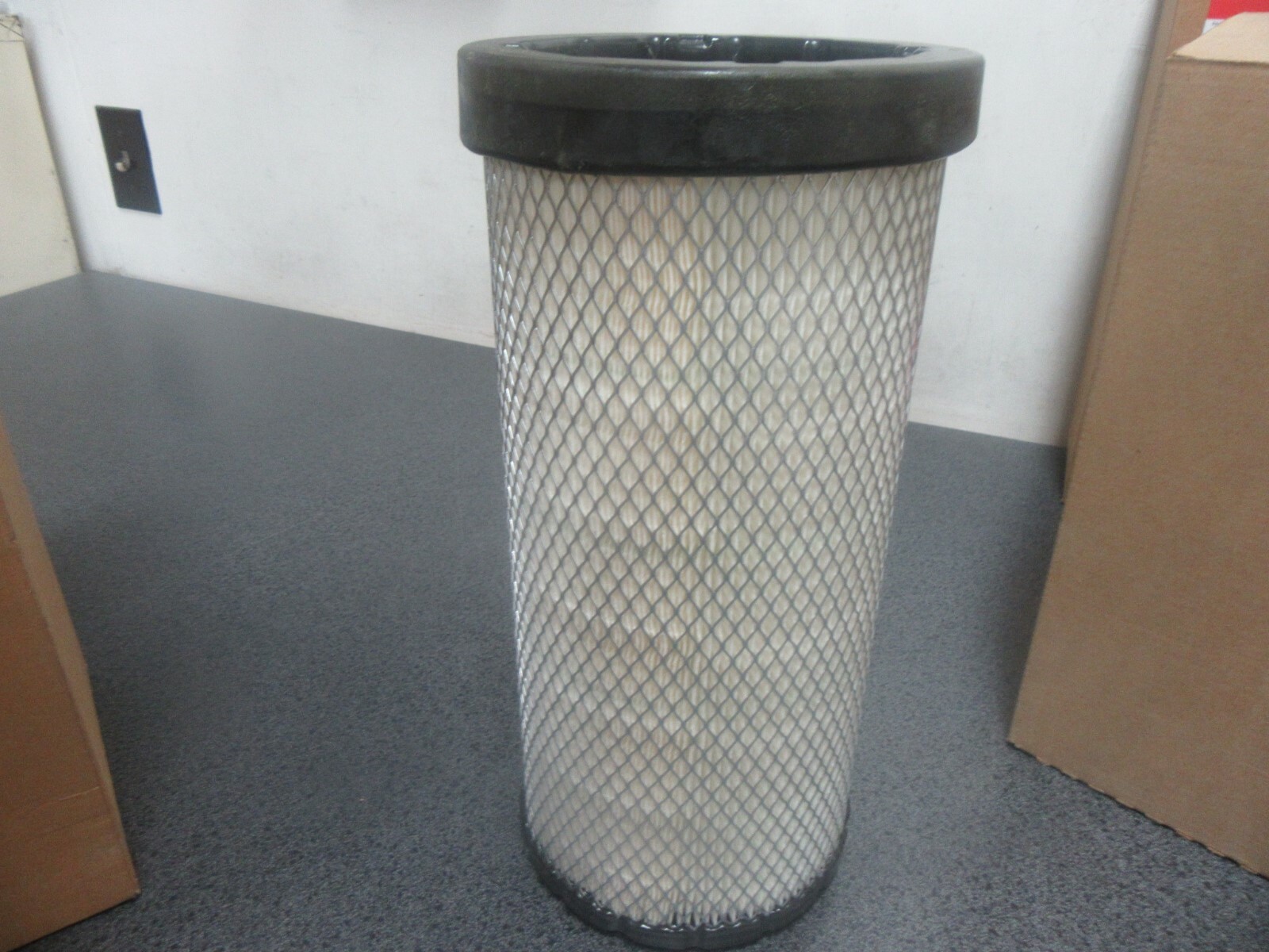 NEW GENUINE FLEETGUARD AIR FILTER (PN AF25126M) | eBay