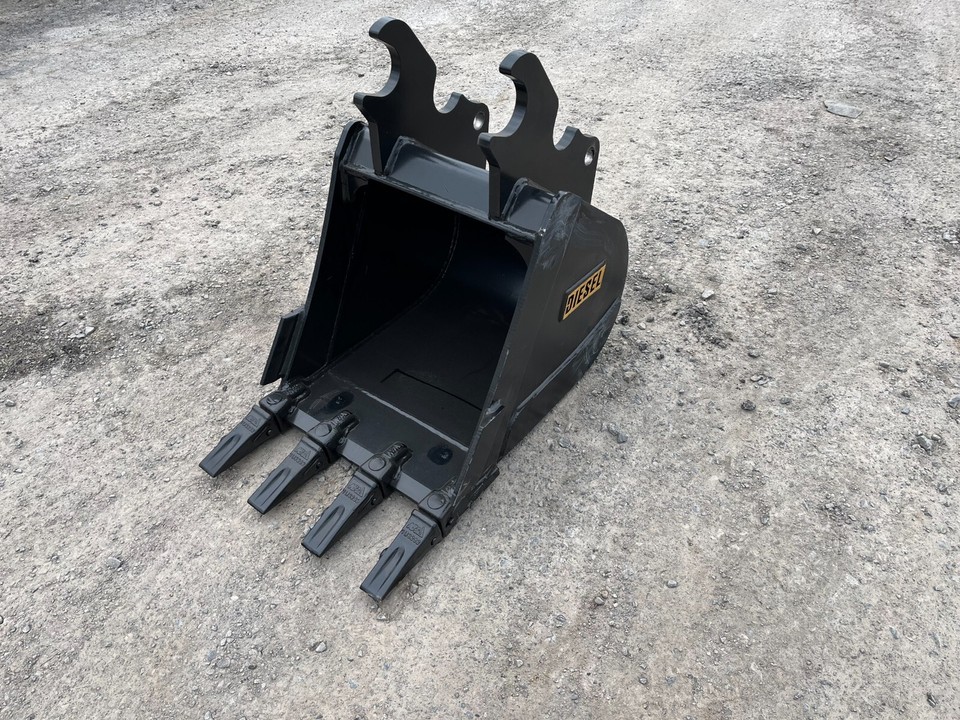 18" Kubota Bucket for U35 & KX040 & KX71 & KX91 & KX121 | eBay