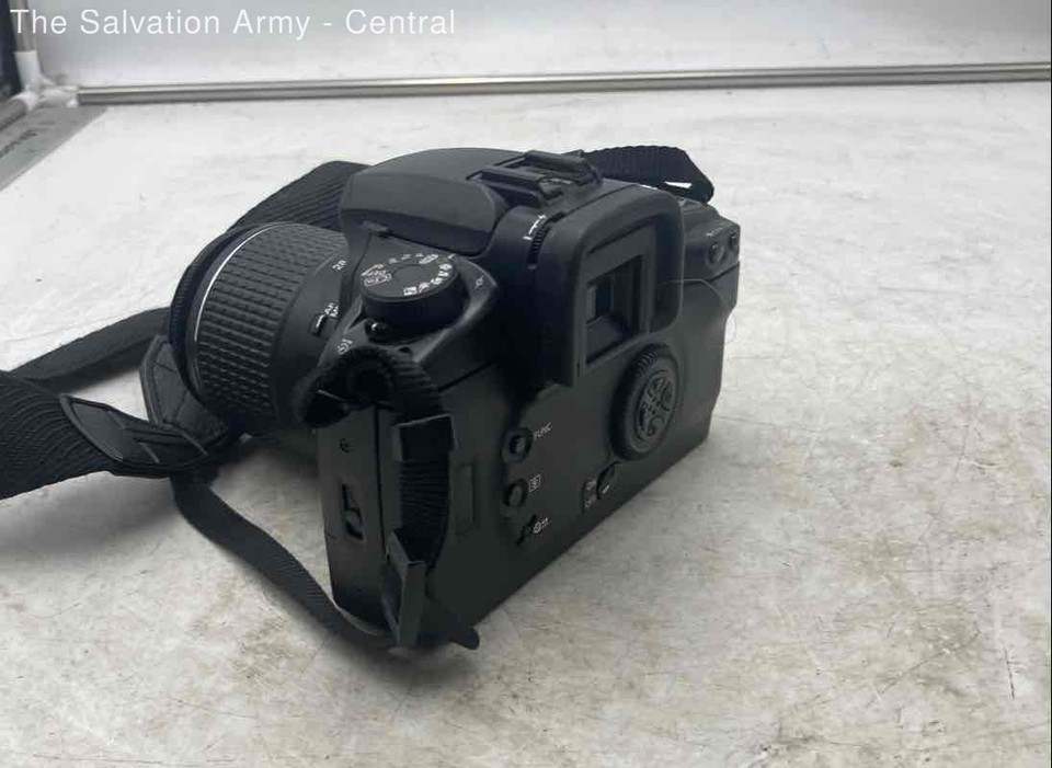 Canon EOS Elan 7E Black Modern Auto Focus 28-90mm SLR Film Camera | eBay