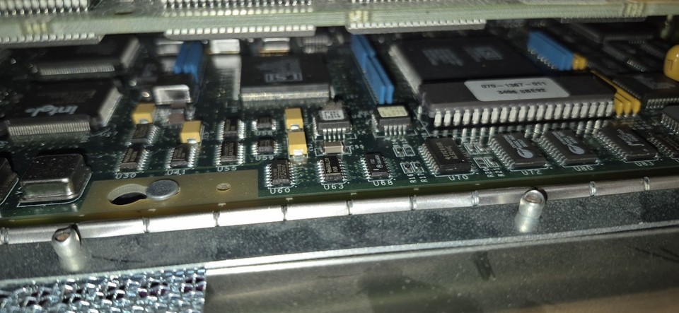 SGI Indigo 2 ,Powers on and boots to bios ,150mhz 32 MB RAM ,Parts or ...