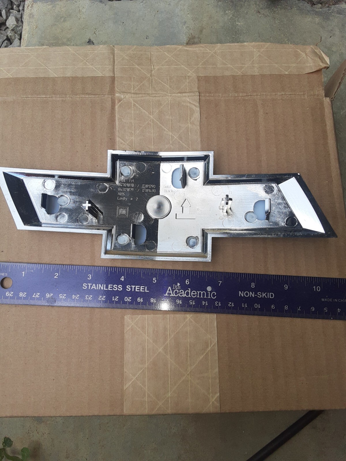 2021-2022 Chevy Tahoe Grille Emblem 84701878 Gold | eBay