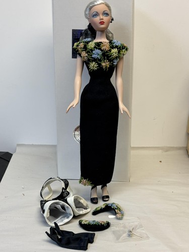 ASHTON DRAKE PLATINUM SIMPLY GENE DOLL REDRESSED IN BEADED ARTIST ...