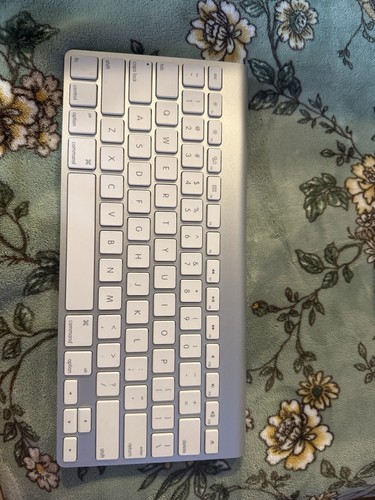 Apple Wireless Keyboard New Out Of Box Model # A1314 | eBay