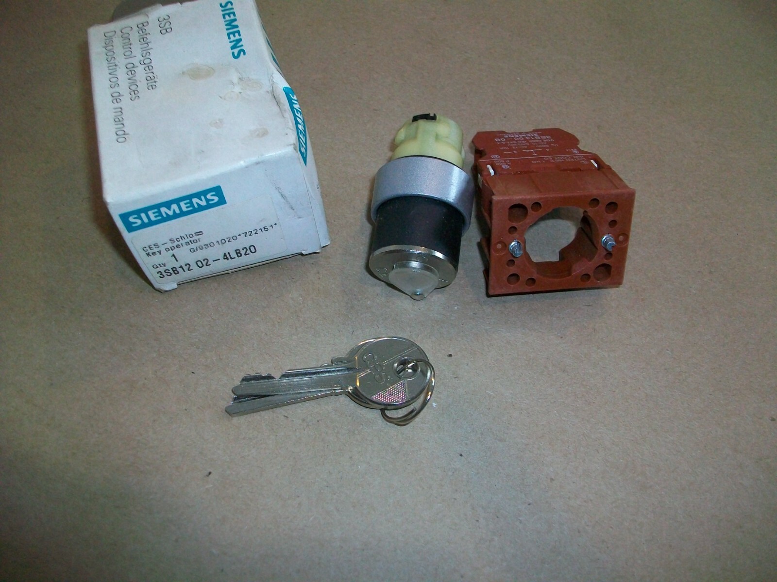 Siemens Keyed Selector Switch Cylinder Lock 3SB12 02-4LB20 NEW IN BOX ...