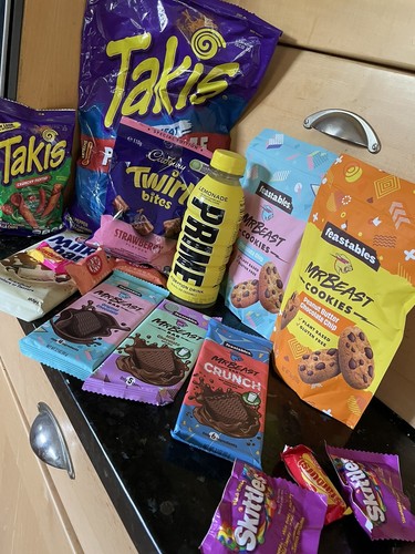 Prime x Mr Beast Gift Box US Lemonade Takis Candy Pop American Sweets ...