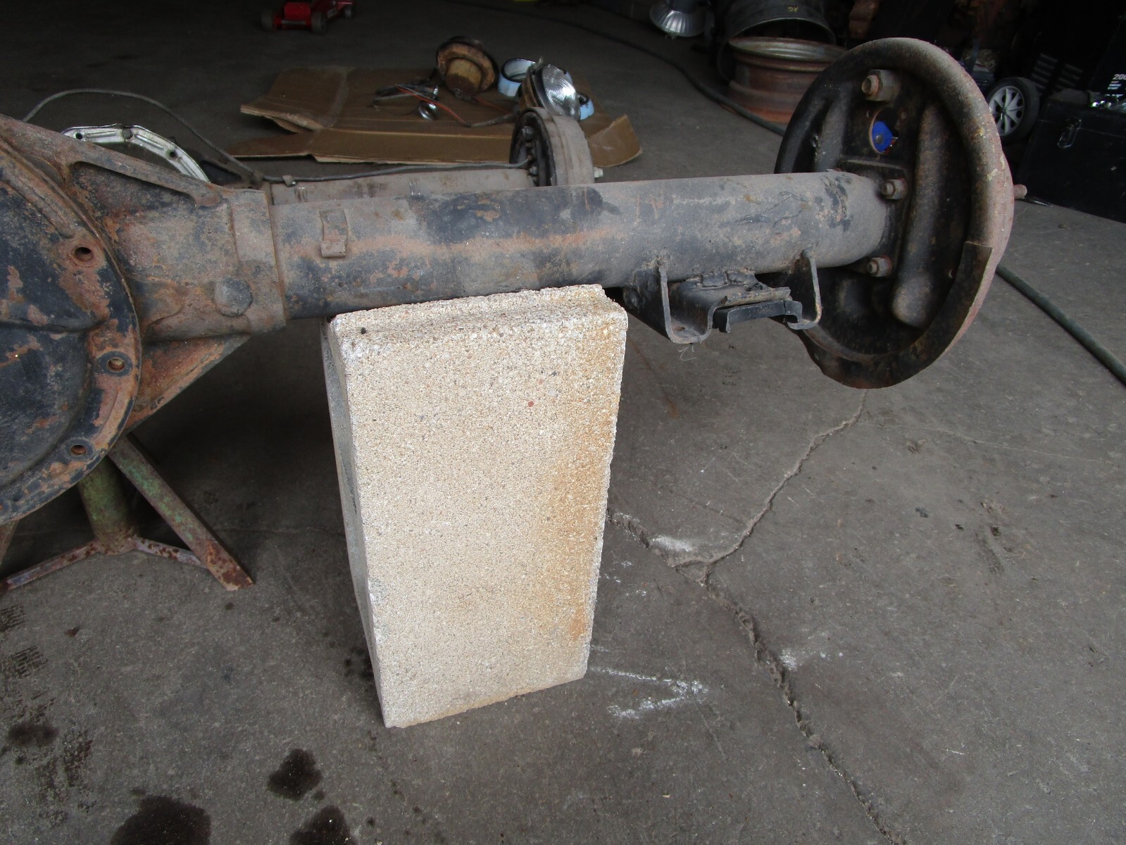 1967 Camaro RS SS Z28 12 bolt rear end housing code PF 3:31 Posi ...