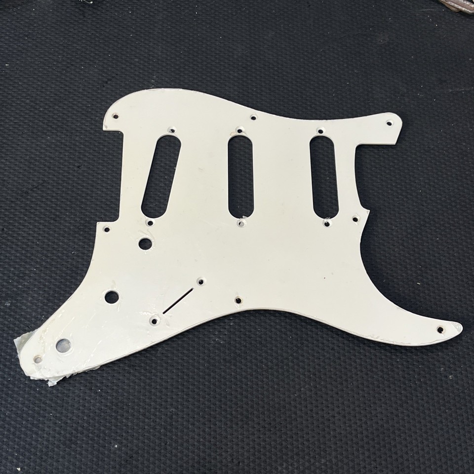 Genuine Fender Eric Johnson Stratocaster Parchment Single Ply Pickguard ...