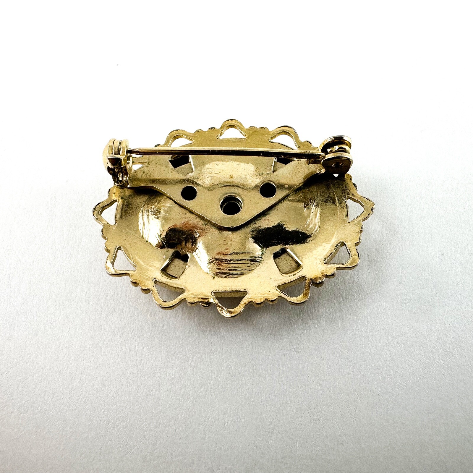 Vintage Goldstone Oval Brooch / Scatter Pin — Gold Filled Filigree ...