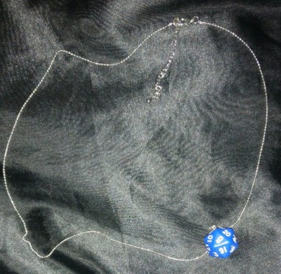 20 SIDED CRITICAL HIT LED D20 DIE LIGHT UP GLOWING NECKLACE D&D RPG ...