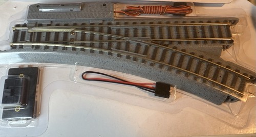 Walthers Power-Loc Track (TM) Two New Turn Outs DC Controls Included HO ...