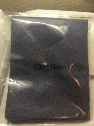 CALVIN KLEIN BONAIRE SATEEN GILD LEAF STANDARD PILLOWCASES BLUE VIOLETS ...