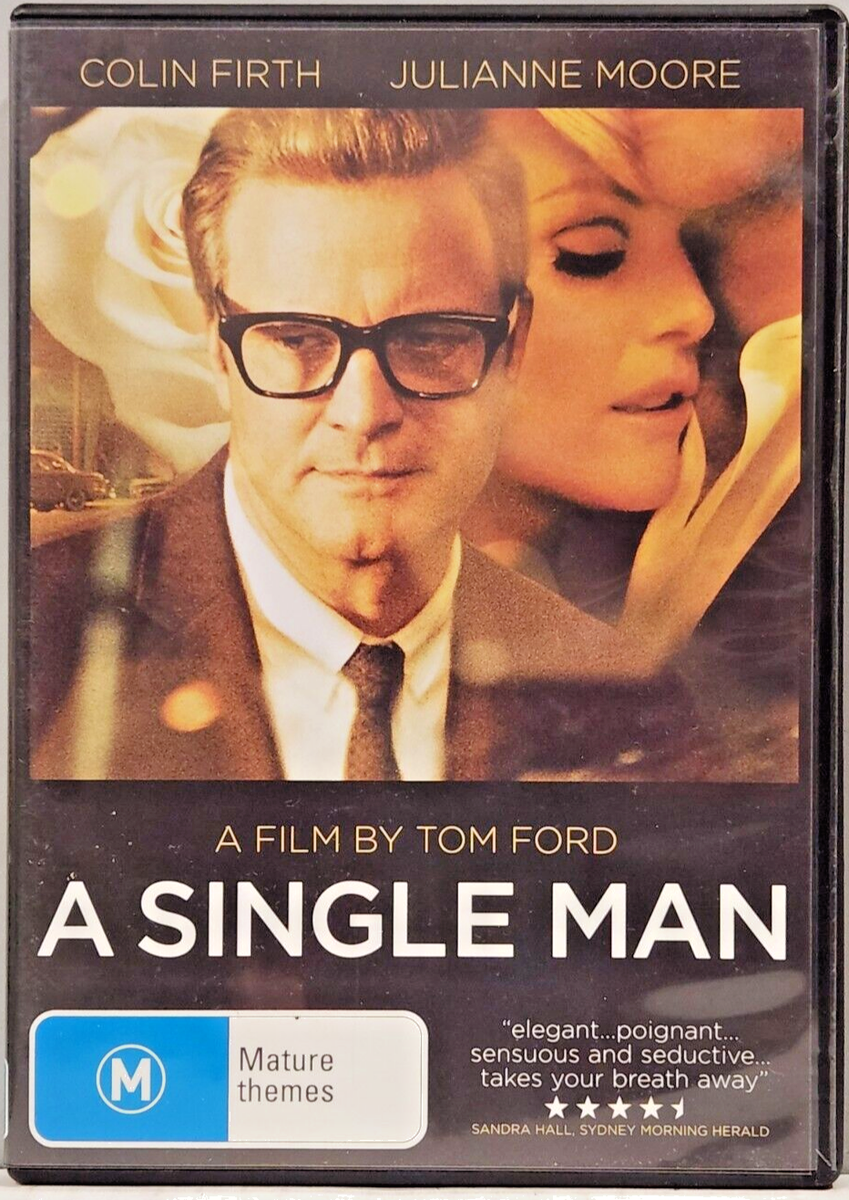 A Single Man Julianne Moore Actress Julianne Moore Poses As She