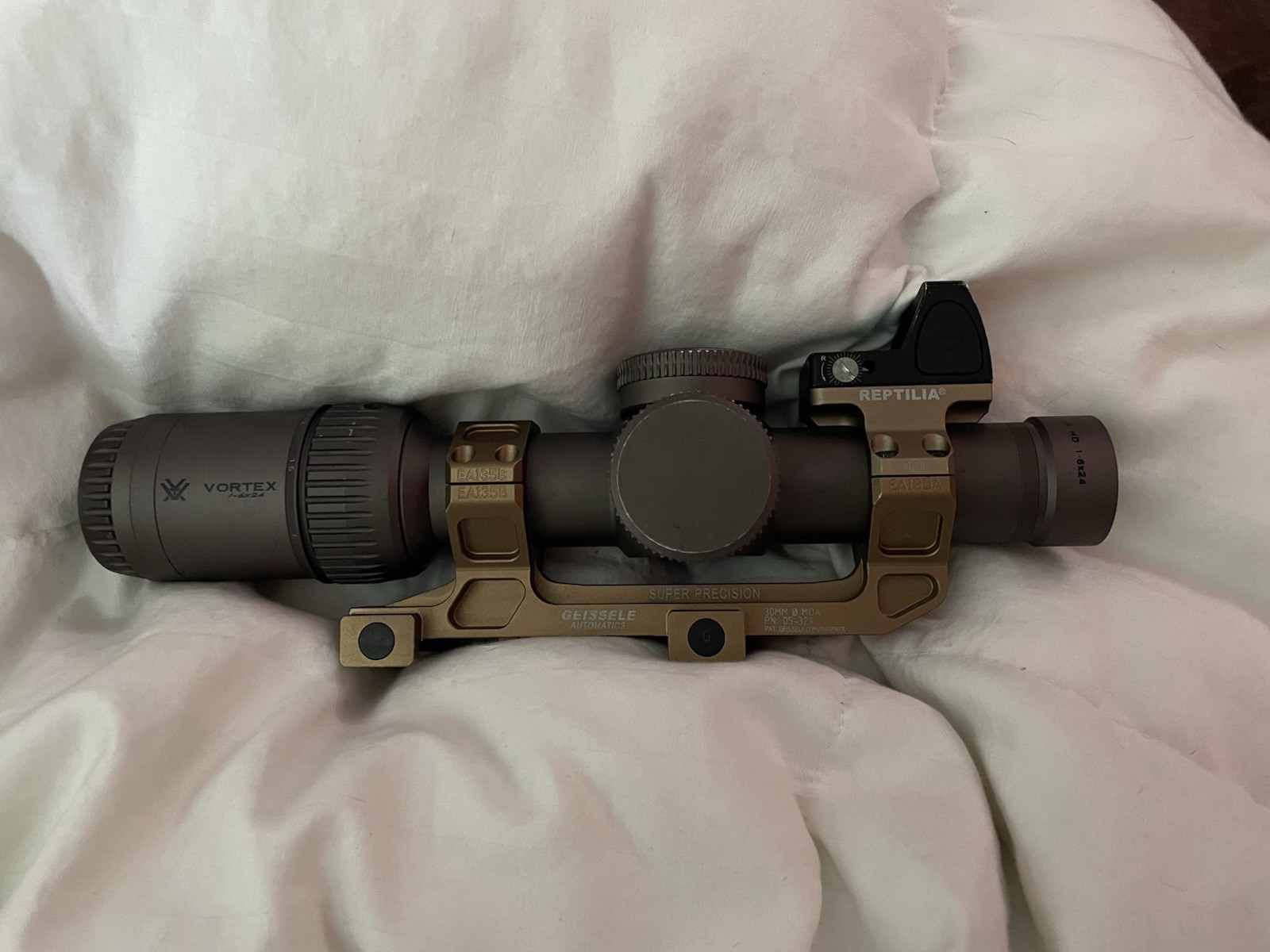 Airsoft EG Tactical Vortex Razor 1-6x LPVO-Top Mounted Red Dot CHECK ...