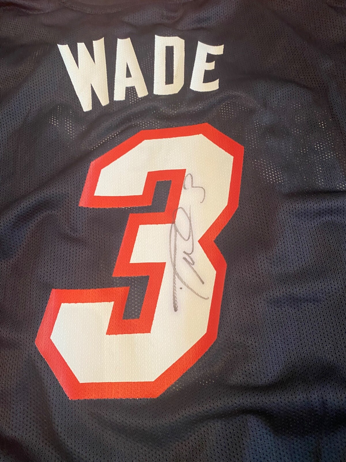 DWYANE WADE - HALL OF FAMER - AUTHENTIC AUTOGRAPH - MIAMI HEAT JERSEY ...