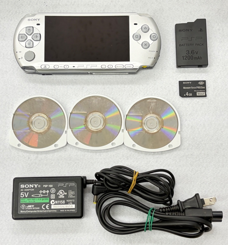 TESTED SONY PSP 3000 SILVER Console + Charger + battery + 3 game Region ...