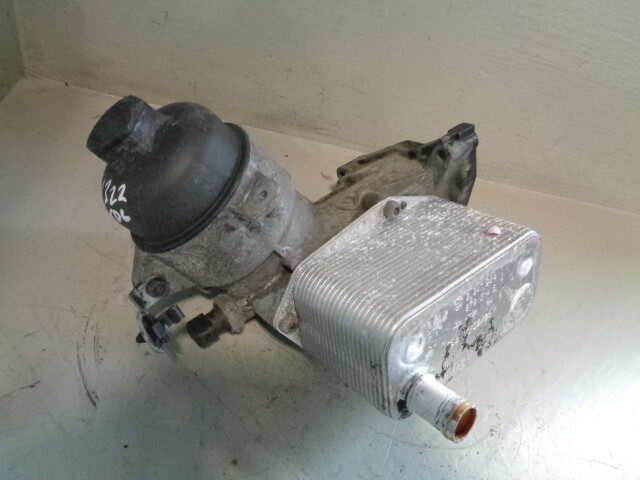 Range Rover L322 Oil Filter Housing And Oil Cooler 3.0 TD6 Diesel 2002 ...