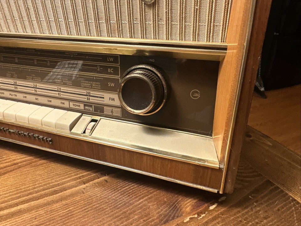 Grundig Majestic 3165U Tube Radio FM 10 Circuits AM 7 SW LW Powers On ...