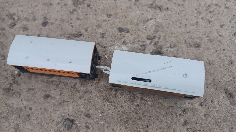 Thomas Trackmaster Toby Tram & Henrietta, battery operated. Old style ...