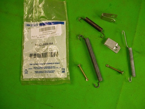 XC2Z2069AA Ford Rear Brake Spring Kit E350 Truck | eBay