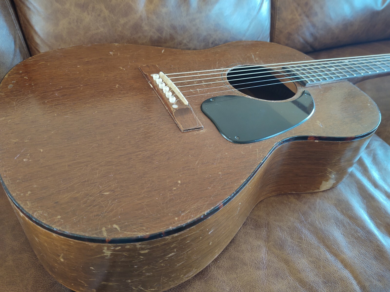Gibson LG0 Acoustic Guitar >> Vintage Guitar and Bass