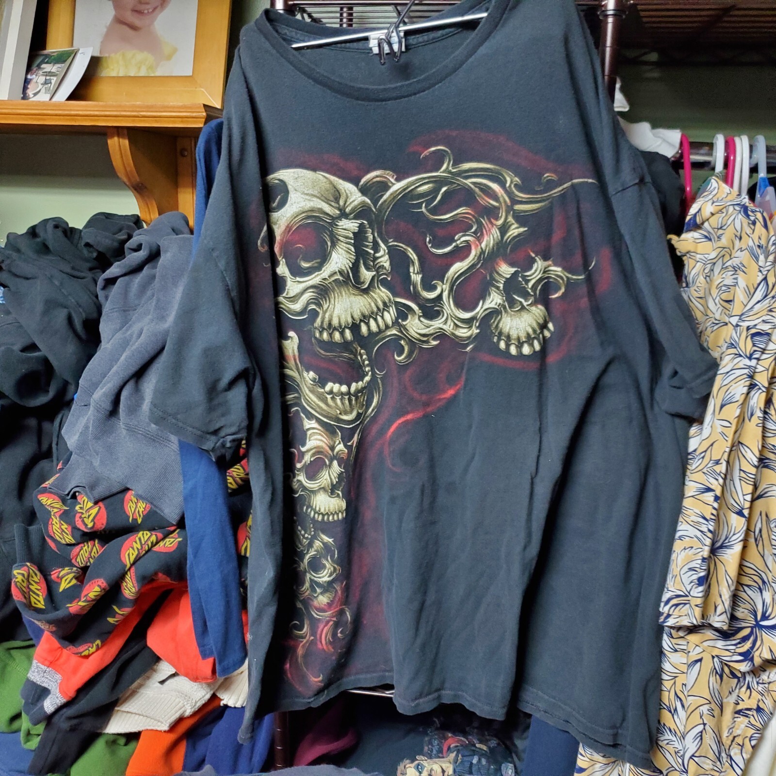 Vintage Y2K Screaming Skulls And Red Smoke AOP Graphi… - Gem