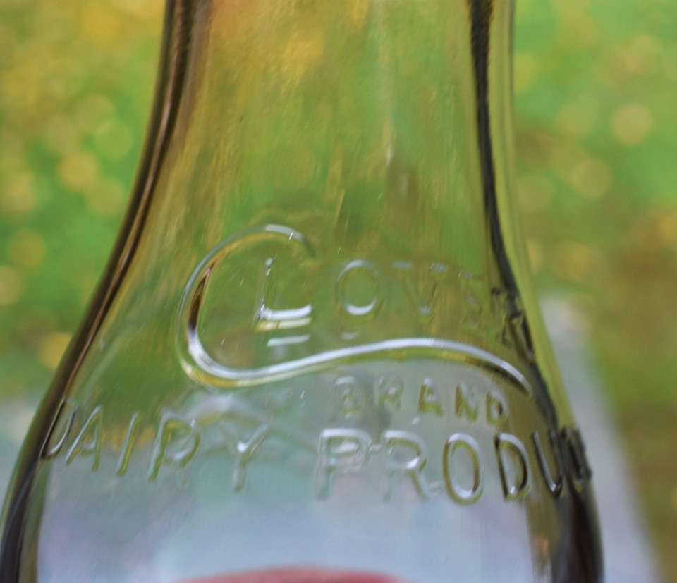 Antique Clover Dairy Pint Bottle Embossed Label & Clover Leaf Thatcher ...