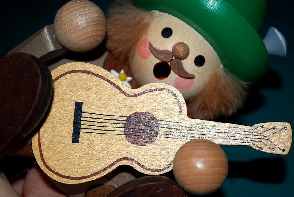 WOODEN INCENSE SMOKER Handmade MUSICIAN Germany ERZGEBIRGISHE GLASSER ...