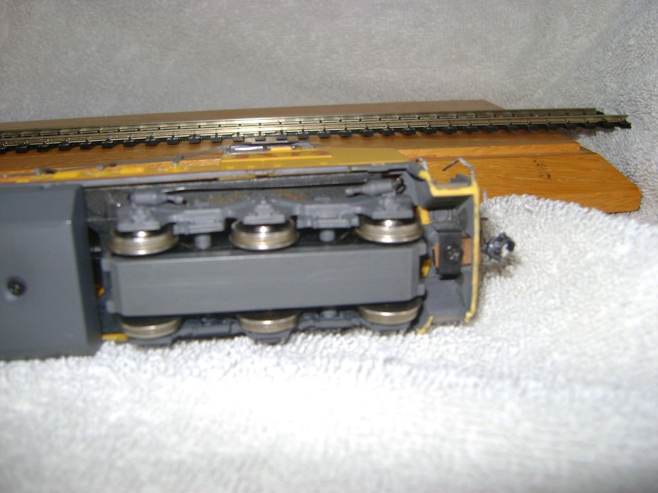 Bachmann HO 86002, Dash 8-40CW Wide Cab Diesel. Union Pacific 9372 ...