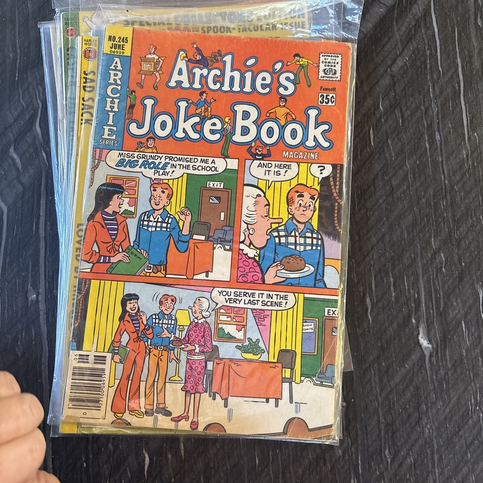 vintage comic book lot Of 12 Smurfs,sad Sack And The Sarge, Casper ...