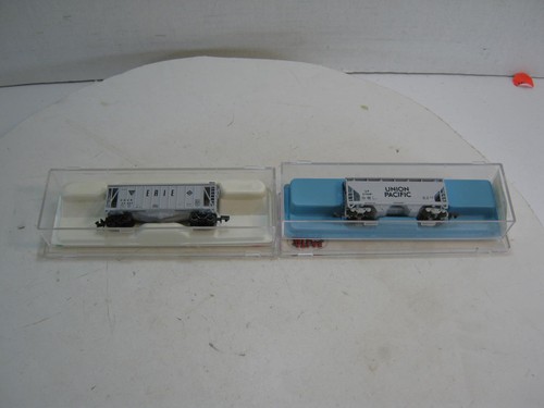 N Scale 2 Atlas Covered Hoppers Erie #43094 & Union Pacific #219681 NIB ...