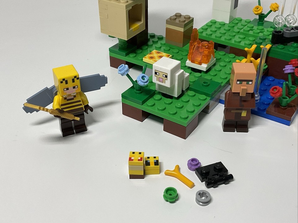 Lego Minecraft Set #21165 The Bee Farm With Instructions | eBay