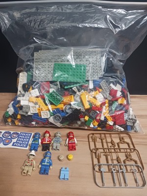 Lego Lot 3 lbs. w/ Multicolored Blocks Mini Figures Weapons ...